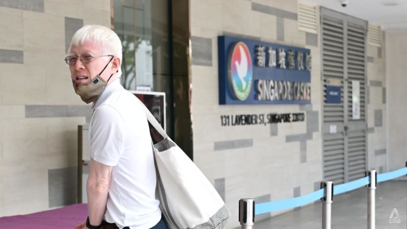 'Lost a very good leader, doctor and family member': Dozens show up on the first day of Lee Wei ...